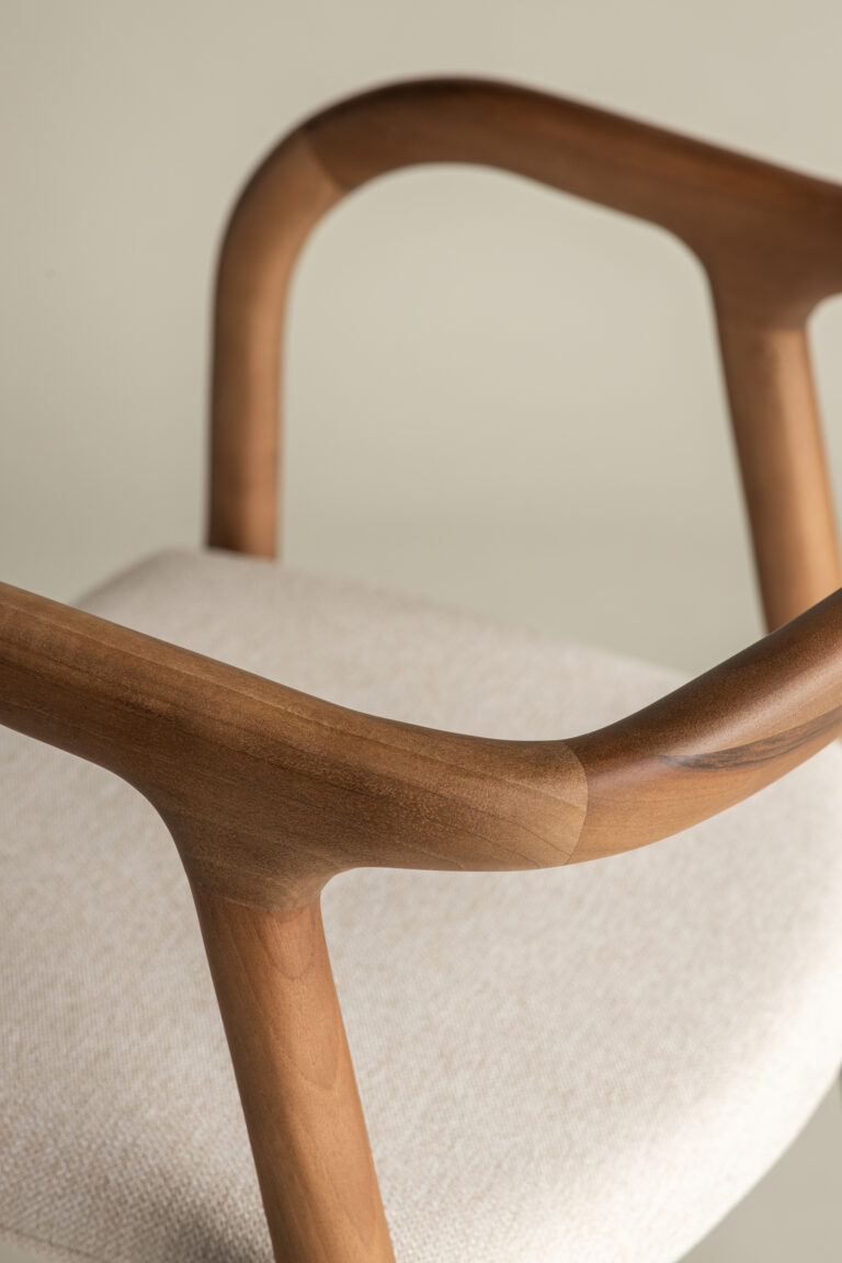 Mosso chair, skillfully crafted from solid wood by Charlie Pommier.