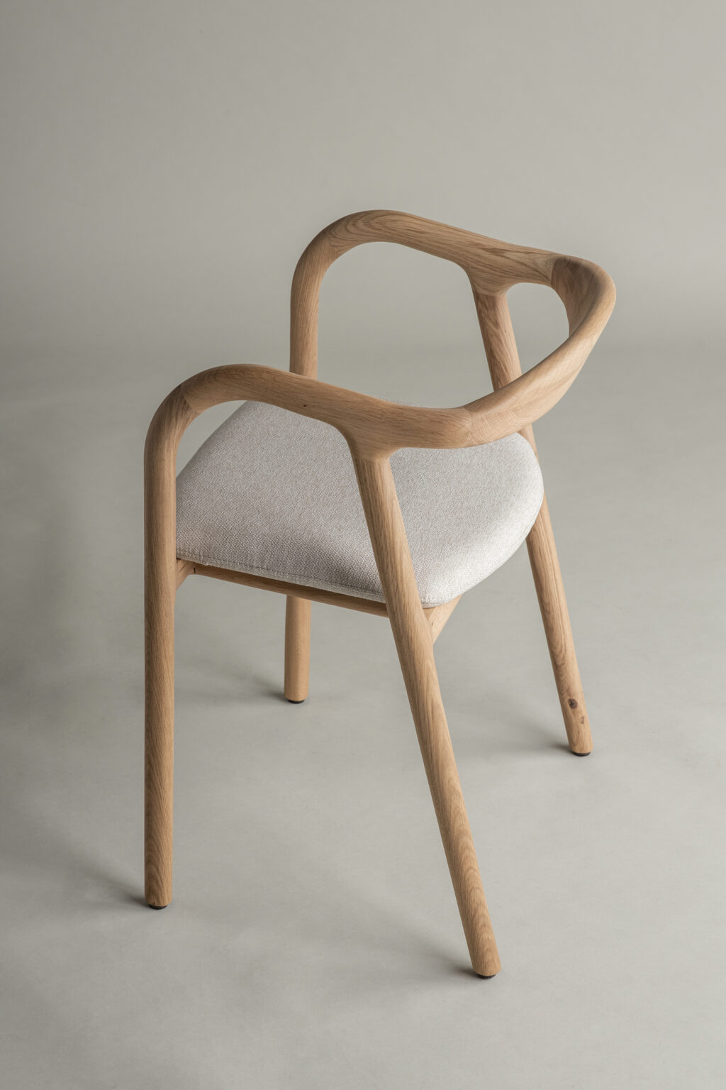 Mosso chair, skillfully crafted from solid wood by Charlie Pommier.