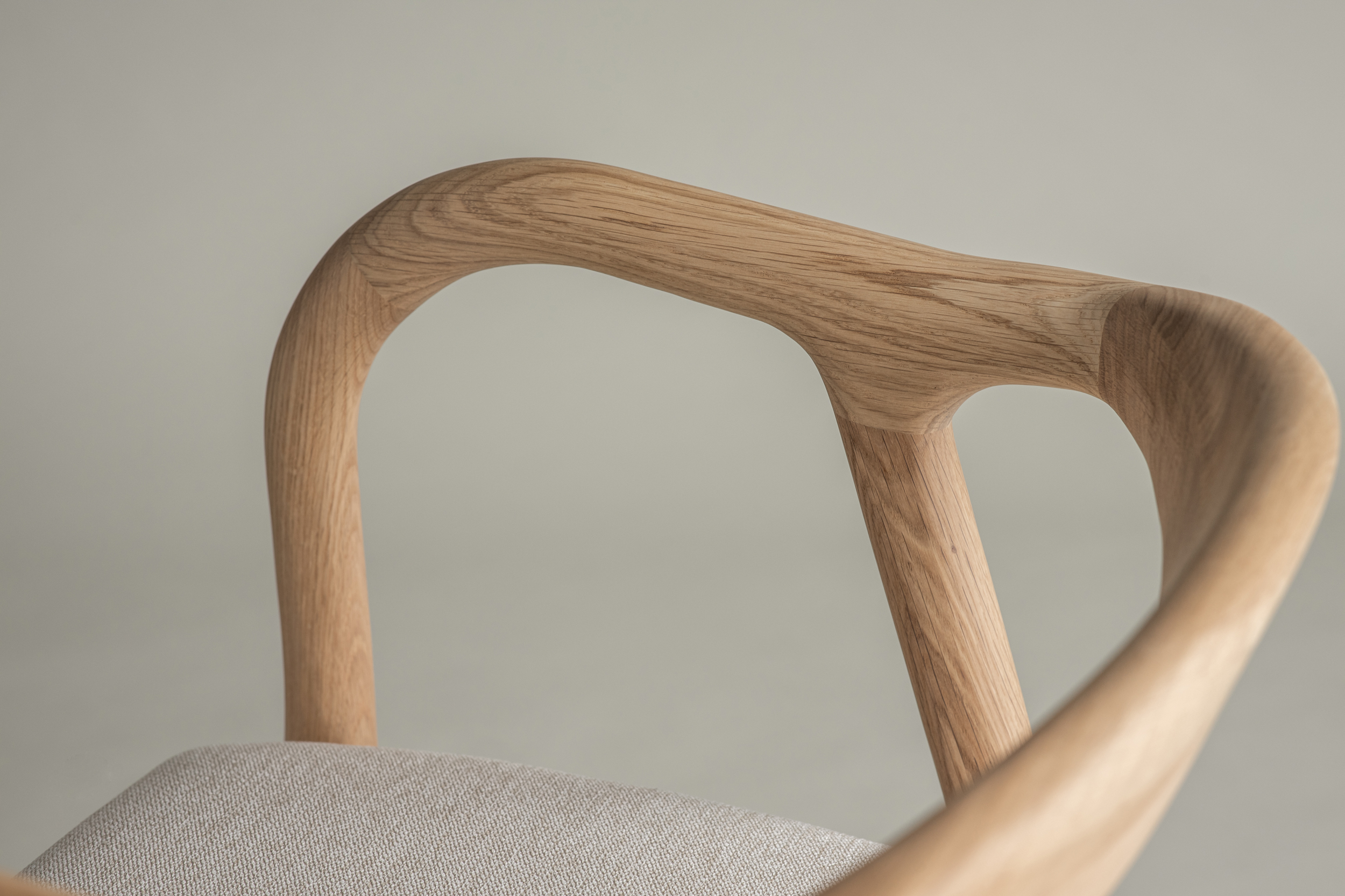 Mosso chair, skillfully crafted from solid wood by Charlie Pommier.