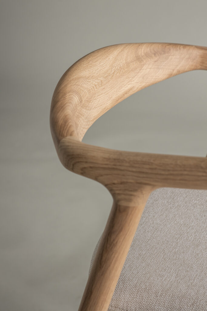 Mosso chair, skillfully crafted from solid wood by Charlie Pommier.